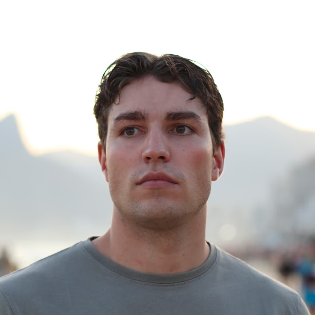 The #1 AI Professional Headshot Generator For LinkedIn & More