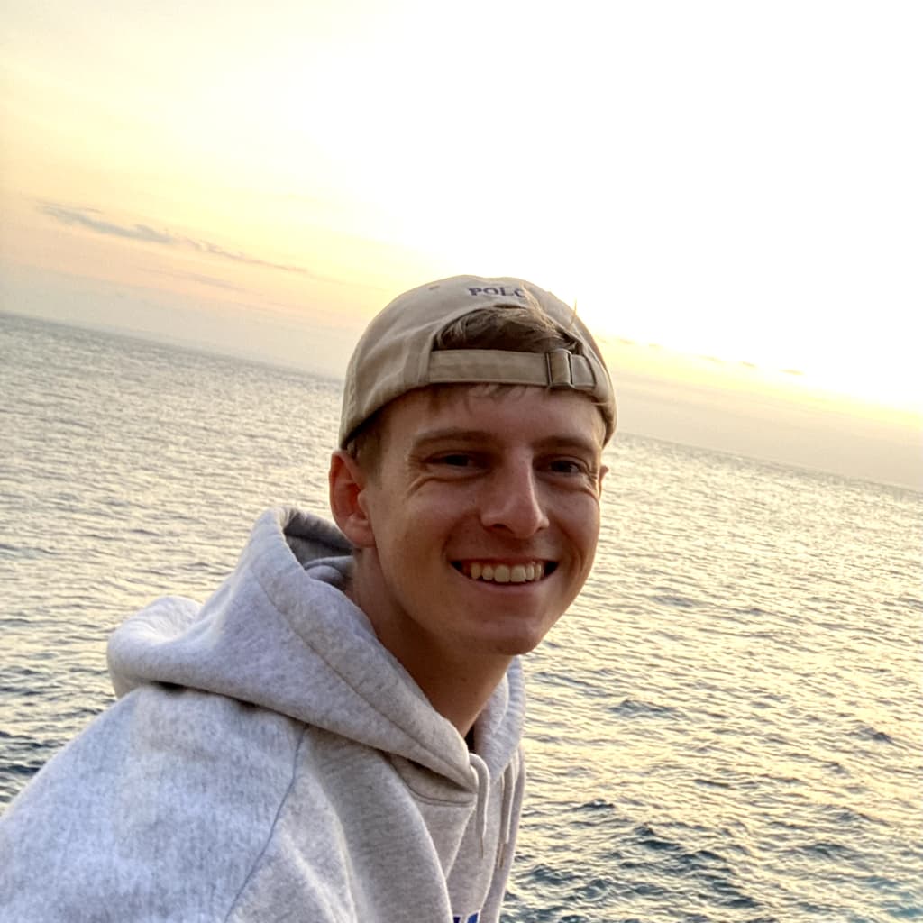 The #1 AI Professional Headshot Generator For LinkedIn & More